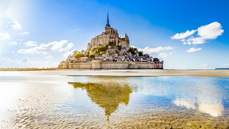 50 Iconic Buildings Around the World You Need to See